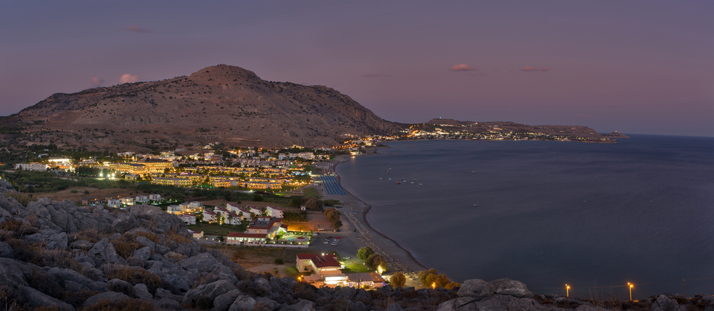 Lardos, el destino ideal para unas relajadas vacaciones en familia.